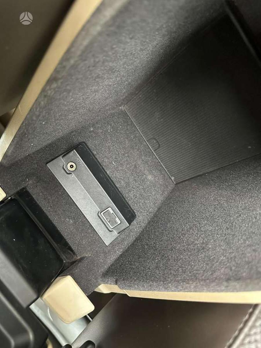 Melns Volvo XC70 2012 Viļņa, ar dzinēja tilpumu 1.98 L un nobraukumu 300 tūkst. km par 7900 €, foto 36 vietnē AUTOMOTO.COM.LV