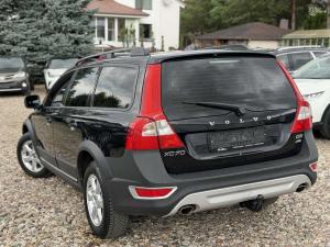 Black Volvo XC70 2012 in Utena, with an engine capacity of 2.40 L and mileage of 280 thousand km for 5990 €, photo 5 on AUTOMOTO.COM.LV