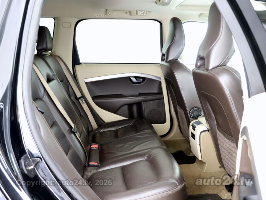 Melns Volvo XC70 2012 Tallina, ar dzinēja tilpumu 2.40 L un nobraukumu 299 tūkst. km par 4999 €, foto 8 vietnē AUTOMOTO.COM.LV