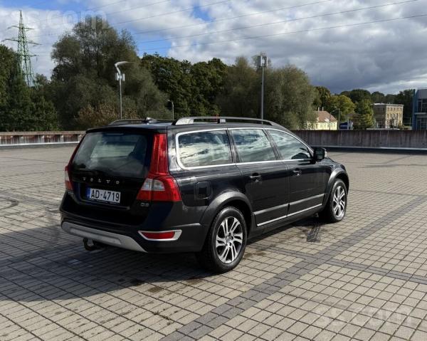 Melns Volvo XC70 2012 Rīga, ar dzinēja tilpumu 2.00 L un nobraukumu 295 tūkst. km par 8000 €, foto 3 vietnē AUTOMOTO.COM.LV