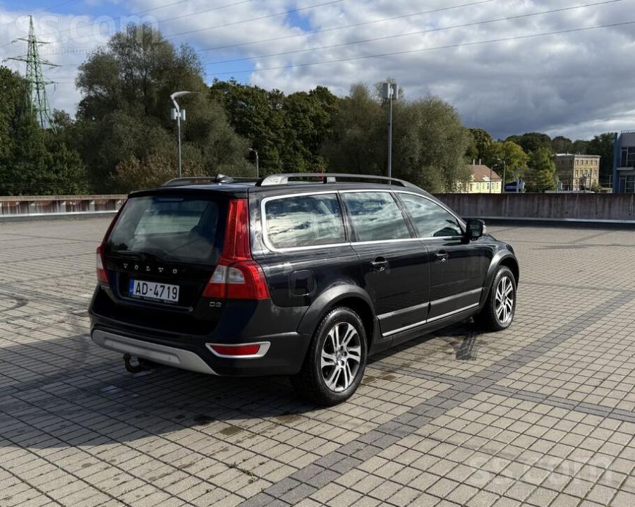 Melns Volvo XC70 2012 Rīga, ar dzinēja tilpumu 2.00 L un nobraukumu 295 tūkst. km par 8000 €, foto 3 vietnē AUTOMOTO.COM.LV