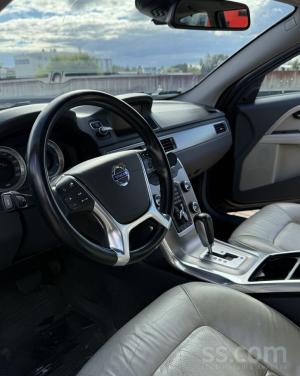 Melns Volvo XC70 2012 Rīga, ar dzinēja tilpumu 2.00 L un nobraukumu 295 tūkst. km par 8000 €, foto 6 vietnē AUTOMOTO.COM.LV