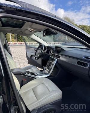 Melns Volvo XC70 2012 Rīga, ar dzinēja tilpumu 2.00 L un nobraukumu 295 tūkst. km par 8000 €, foto 7 vietnē AUTOMOTO.COM.LV
