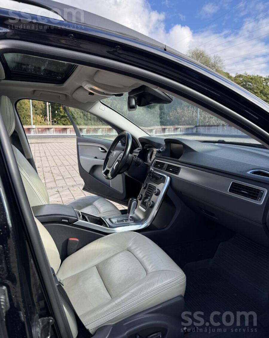 Melns Volvo XC70 2012 Rīga, ar dzinēja tilpumu 2.00 L un nobraukumu 295 tūkst. km par 8000 €, foto 7 vietnē AUTOMOTO.COM.LV