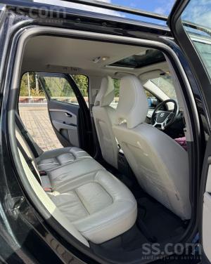 Melns Volvo XC70 2012 Rīga, ar dzinēja tilpumu 2.00 L un nobraukumu 295 tūkst. km par 8000 €, foto 8 vietnē AUTOMOTO.COM.LV