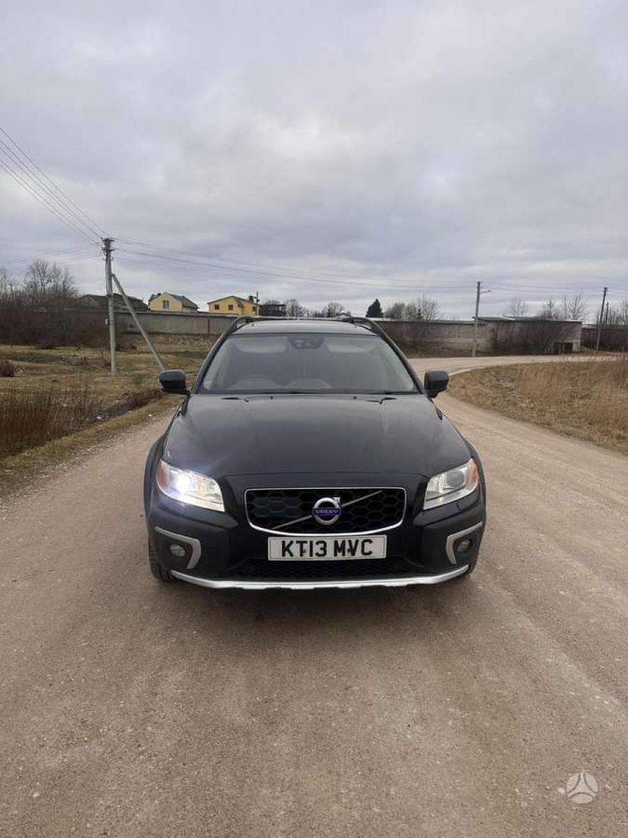 Melns Volvo XC70 2013 Telšiai, ar dzinēja tilpumu 2.40 L un nobraukumu 390 tūkst. km par 4500 €, foto 2 vietnē AUTOMOTO.COM.LV