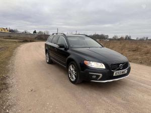 Black Volvo XC70 2013 in Telschi, with an engine capacity of 2.40 L and mileage of 390 thousand km for 4500 €, photo 3 on AUTOMOTO.COM.LV