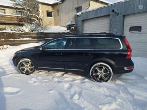 Black Volvo XC70 2013 in Kaunas, with an engine capacity of 3.00 L and mileage of 205 thousand km for 9999 €, photo  on AUTOMOTO.COM.LV