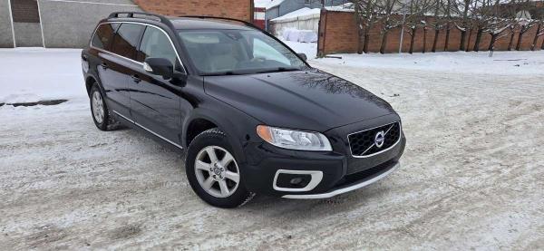 Black Volvo XC70 2013 in Siauliai, with an engine capacity of 3.19 L and mileage of 196 thousand km for 9800 €, photo 1 on AUTOMOTO.COM.LV