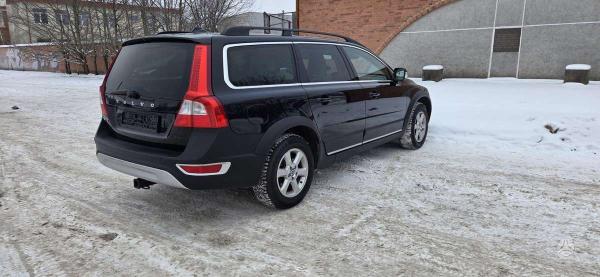 Black Volvo XC70 2013 in Siauliai, with an engine capacity of 3.19 L and mileage of 196 thousand km for 9800 €, photo 6 on AUTOMOTO.COM.LV