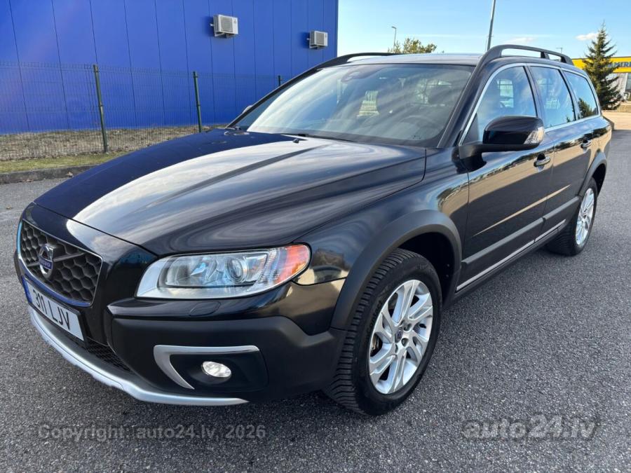 Black Volvo XC70 2013 in Paide, with an engine capacity of 2.00 L and mileage of 320 thousand km for 10590 €, photo 1 on AUTOMOTO.COM.LV