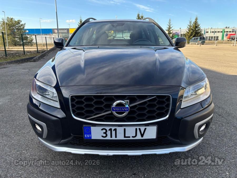 Black Volvo XC70 2013 in Paide, with an engine capacity of 2.00 L and mileage of 320 thousand km for 10590 €, photo 2 on AUTOMOTO.COM.LV