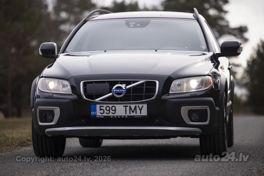 Melns Volvo XC70 2013 Tallina, ar dzinēja tilpumu 2.40 L un nobraukumu 356 tūkst. km par 8700 €, foto 22 vietnē AUTOMOTO.COM.LV
