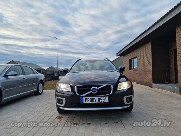 Melns Volvo XC70 2013 Tartu, ar dzinēja tilpumu 2.40 L un nobraukumu 284 tūkst. km par 11490 €, foto 3 vietnē AUTOMOTO.COM.LV