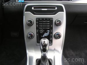 Melns Volvo XC70 2013 Rīga, ar dzinēja tilpumu 2.40 L un nobraukumu 0 tūkst. km par 12350 €, foto 16 vietnē AUTOMOTO.COM.LV