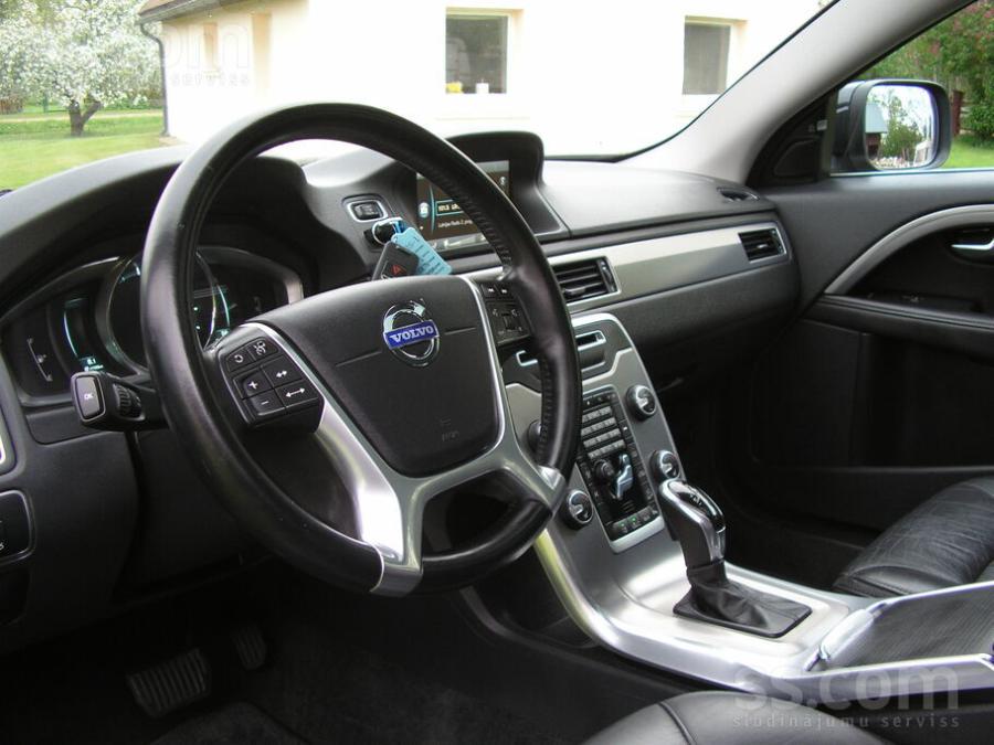 Melns Volvo XC70 2013 Rīga, ar dzinēja tilpumu 2.40 L un nobraukumu 0 tūkst. km par 12350 €, foto 18 vietnē AUTOMOTO.COM.LV