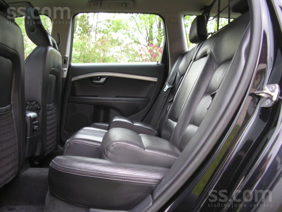 Melns Volvo XC70 2013 Rīga, ar dzinēja tilpumu 2.40 L un nobraukumu 0 tūkst. km par 12350 €, foto 22 vietnē AUTOMOTO.COM.LV
