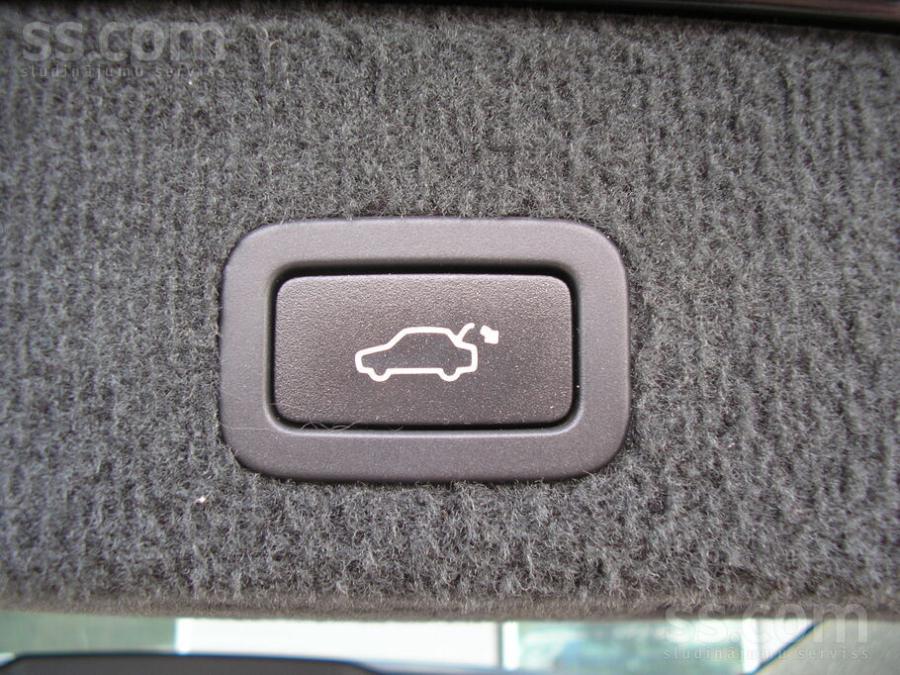 Melns Volvo XC70 2013 Rīga, ar dzinēja tilpumu 2.40 L un nobraukumu 0 tūkst. km par 12350 €, foto 27 vietnē AUTOMOTO.COM.LV