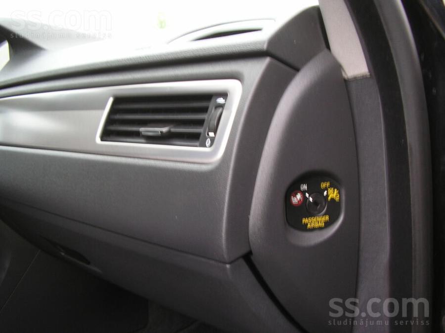 Melns Volvo XC70 2013 Rīga, ar dzinēja tilpumu 2.40 L un nobraukumu 0 tūkst. km par 12350 €, foto 32 vietnē AUTOMOTO.COM.LV