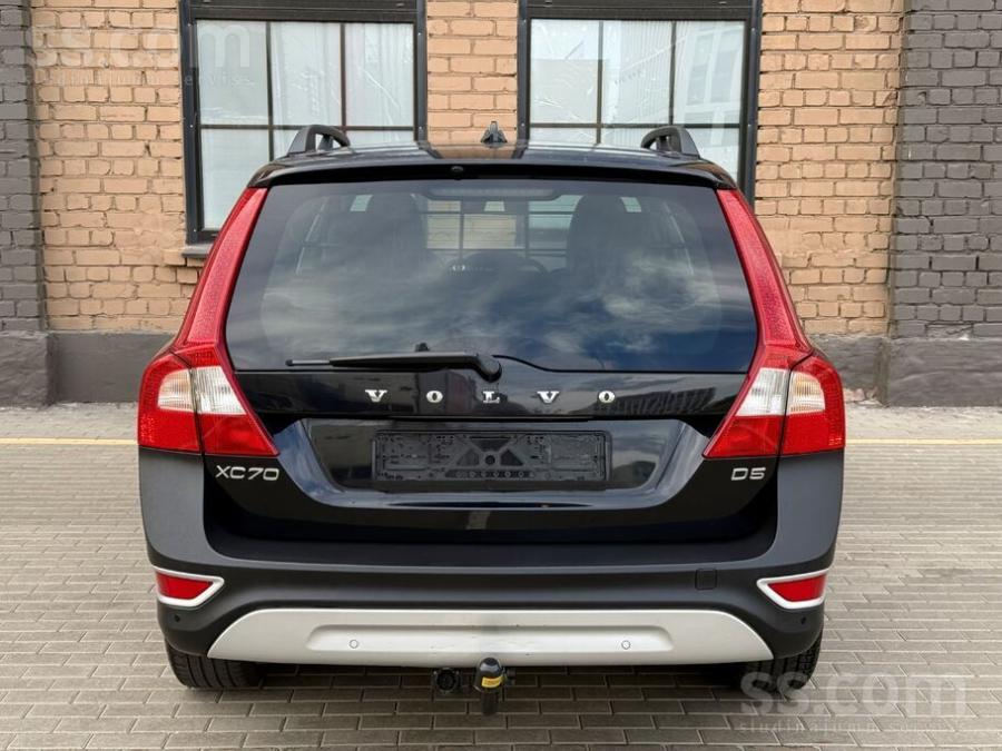 Melns Volvo XC70 2013 Rīga, ar dzinēja tilpumu 2.00 L un nobraukumu 275 tūkst. km par 11450 €, foto 6 vietnē AUTOMOTO.COM.LV