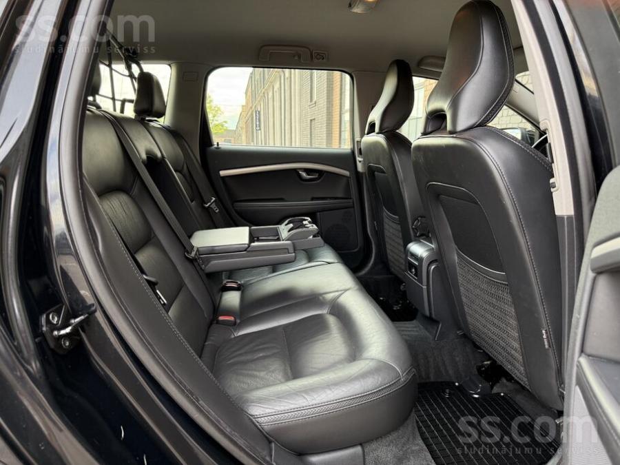 Melns Volvo XC70 2013 Rīga, ar dzinēja tilpumu 2.00 L un nobraukumu 275 tūkst. km par 11450 €, foto 14 vietnē AUTOMOTO.COM.LV