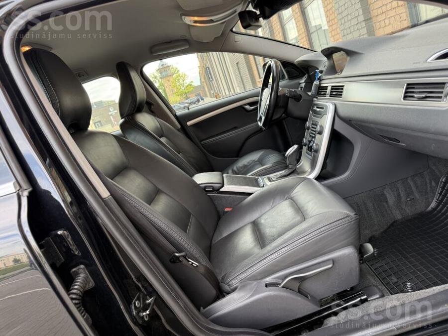 Melns Volvo XC70 2013 Rīga, ar dzinēja tilpumu 2.00 L un nobraukumu 275 tūkst. km par 11450 €, foto 15 vietnē AUTOMOTO.COM.LV