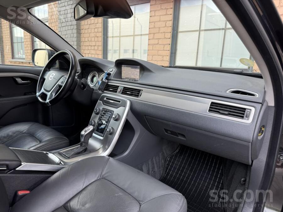 Melns Volvo XC70 2013 Rīga, ar dzinēja tilpumu 2.00 L un nobraukumu 275 tūkst. km par 11450 €, foto 16 vietnē AUTOMOTO.COM.LV