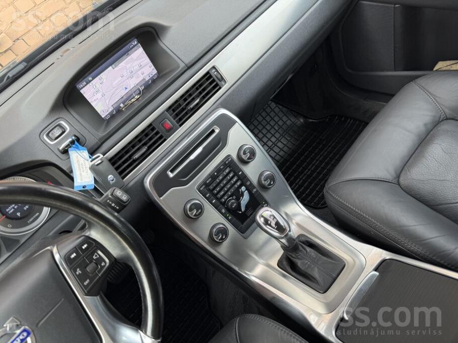 Melns Volvo XC70 2013 Rīga, ar dzinēja tilpumu 2.00 L un nobraukumu 275 tūkst. km par 11450 €, foto 19 vietnē AUTOMOTO.COM.LV