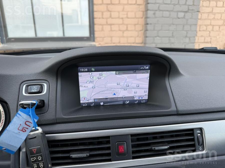 Melns Volvo XC70 2013 Rīga, ar dzinēja tilpumu 2.00 L un nobraukumu 275 tūkst. km par 11450 €, foto 27 vietnē AUTOMOTO.COM.LV