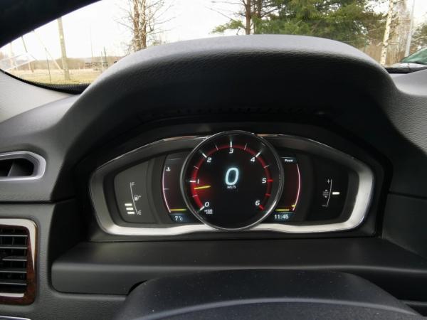 Black Volvo XC70 2013 in Riga, with an engine capacity of 2.40 L and mileage of 312 thousand km for 11300 €, photo 10 on AUTOMOTO.COM.LV