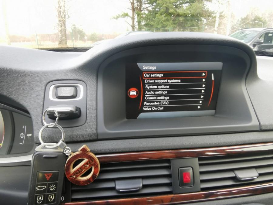Melns Volvo XC70 2013 Rīga, ar dzinēja tilpumu 2.40 L un nobraukumu 312 tūkst. km par 11300 €, foto 13 vietnē AUTOMOTO.COM.LV