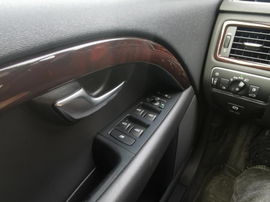 Melns Volvo XC70 2013 Rīga, ar dzinēja tilpumu 2.40 L un nobraukumu 312 tūkst. km par 11300 €, foto 15 vietnē AUTOMOTO.COM.LV