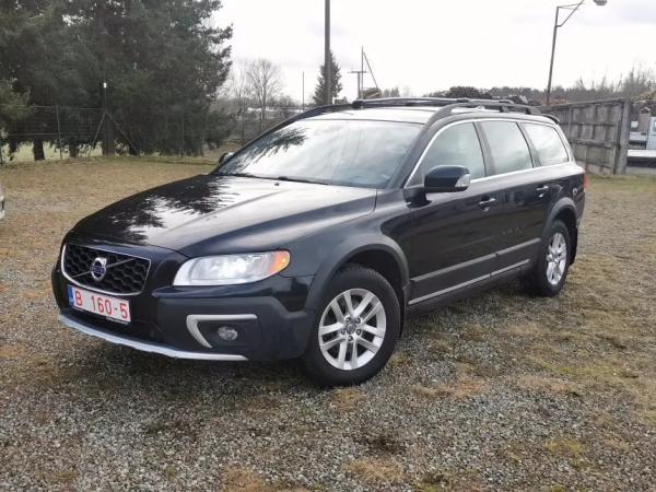 Melns Volvo XC70 2013 Kuldīga, ar dzinēja tilpumu 2.40 L un nobraukumu 312 tūkst. km par 11300 €, foto 1 vietnē AUTOMOTO.COM.LV