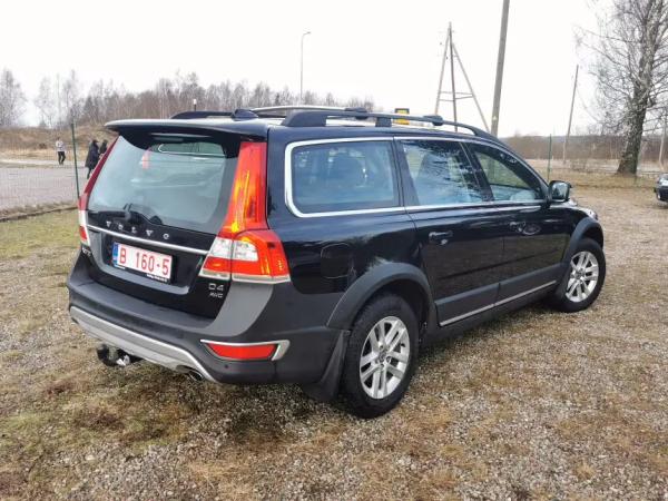 Melns Volvo XC70 2013 Kuldīga, ar dzinēja tilpumu 2.40 L un nobraukumu 312 tūkst. km par 11300 €, foto 2 vietnē AUTOMOTO.COM.LV