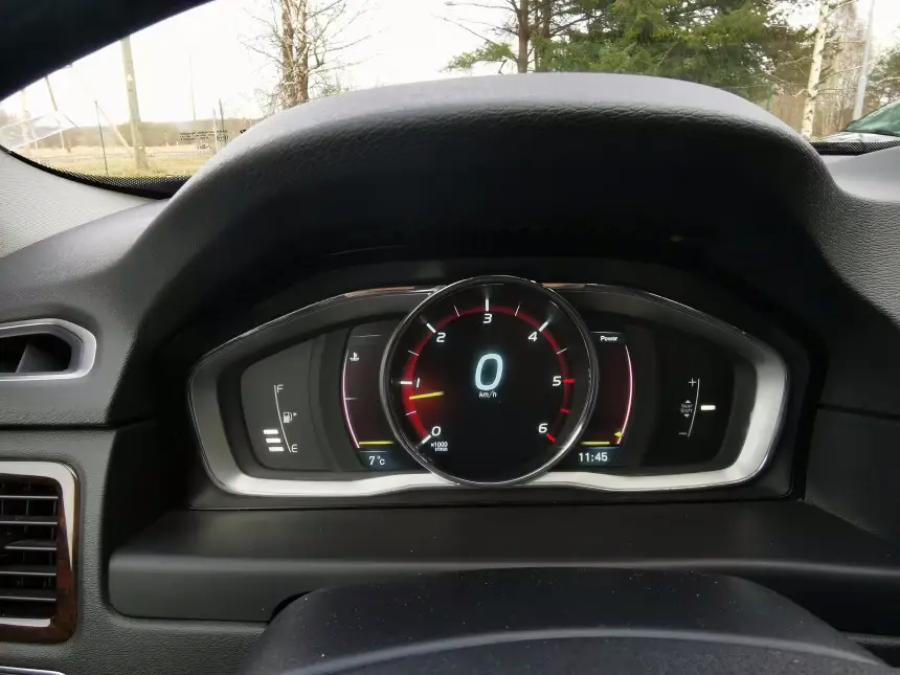 Melns Volvo XC70 2013 Kuldīga, ar dzinēja tilpumu 2.40 L un nobraukumu 312 tūkst. km par 11300 €, foto 11 vietnē AUTOMOTO.COM.LV