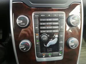 Melns Volvo XC70 2013 Kuldīga, ar dzinēja tilpumu 2.40 L un nobraukumu 312 tūkst. km par 11300 €, foto 12 vietnē AUTOMOTO.COM.LV