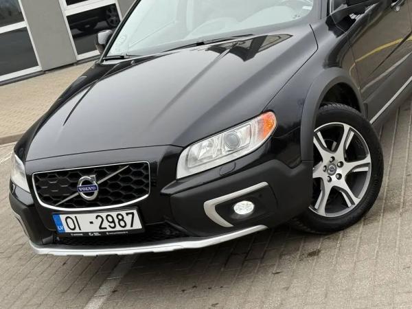 Melns Volvo XC70 2013 Jūrmala, ar dzinēja tilpumu 2.40 L un nobraukumu 273 tūkst. km par 10950 €, foto 2 vietnē AUTOMOTO.COM.LV