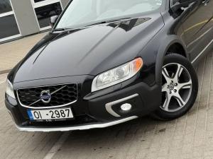 Black Volvo XC70 2013 in Jurmala, with an engine capacity of 2.40 L and mileage of 273 thousand km for 10950 €, photo 3 on AUTOMOTO.COM.LV