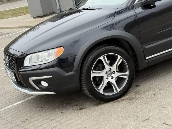 Melns Volvo XC70 2013 Jūrmala, ar dzinēja tilpumu 2.40 L un nobraukumu 273 tūkst. km par 10950 €, foto 5 vietnē AUTOMOTO.COM.LV