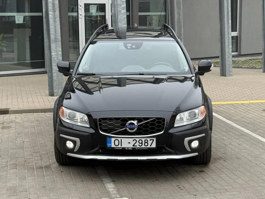 Black Volvo XC70 2013 in Jurmala, with an engine capacity of 2.40 L and mileage of 273 thousand km for 10950 €, photo 7 on AUTOMOTO.COM.LV
