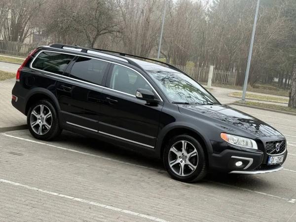 Melns Volvo XC70 2013 Jūrmala, ar dzinēja tilpumu 2.40 L un nobraukumu 273 tūkst. km par 10950 €, foto 7 vietnē AUTOMOTO.COM.LV