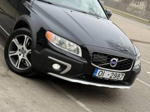 Black Volvo XC70 2013 in Jurmala, with an engine capacity of 2.40 L and mileage of 273 thousand km for 10950 €, photo 12 on AUTOMOTO.COM.LV