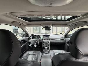 Black Volvo XC70 2013 in Jurmala, with an engine capacity of 2.40 L and mileage of 273 thousand km for 10950 €, photo 23 on AUTOMOTO.COM.LV