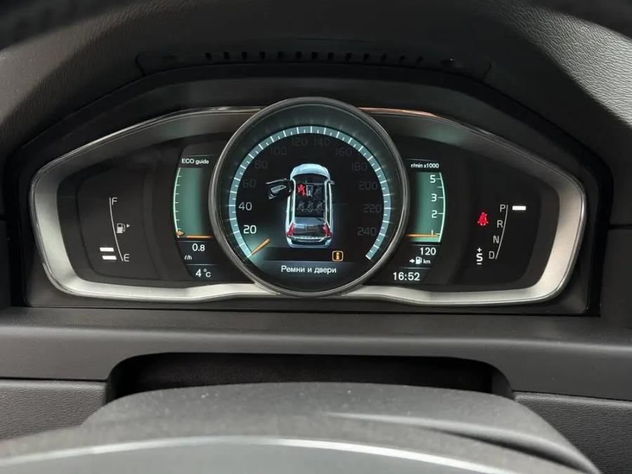 Black Volvo XC70 2013 in Jurmala, with an engine capacity of 2.40 L and mileage of 273 thousand km for 10950 €, photo 29 on AUTOMOTO.COM.LV