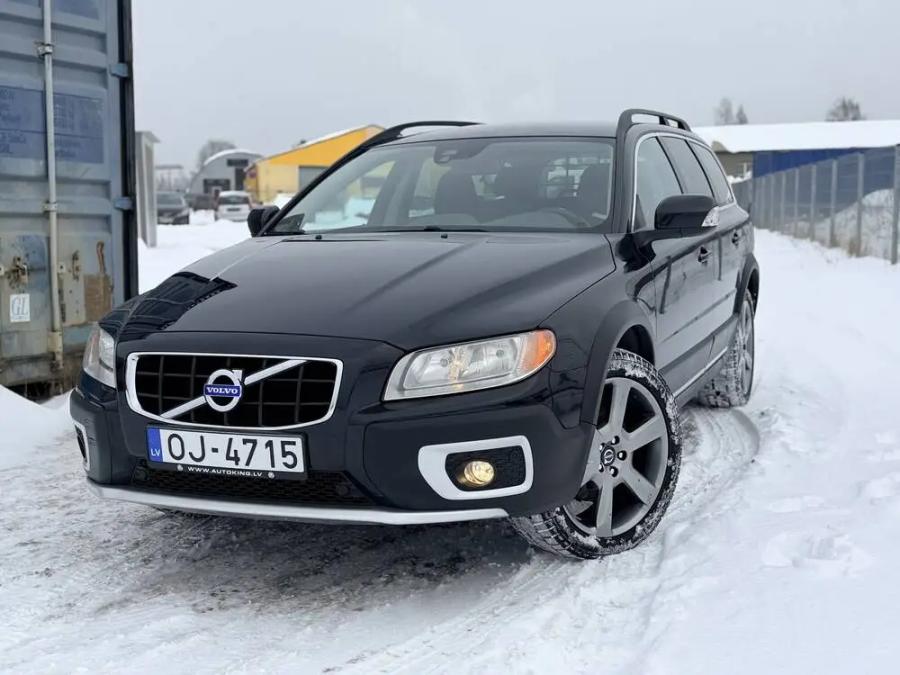 Melns Volvo XC70 2013 Rīga, ar dzinēja tilpumu 2.00 L un nobraukumu 301 tūkst. km par 9995 €, foto 4 vietnē AUTOMOTO.COM.LV