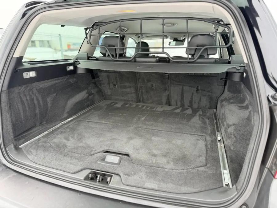 Melns Volvo XC70 2013 Rīga, ar dzinēja tilpumu 2.00 L un nobraukumu 301 tūkst. km par 9995 €, foto 7 vietnē AUTOMOTO.COM.LV
