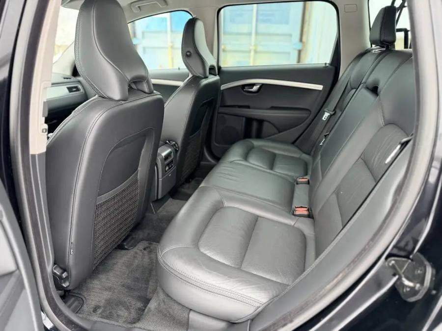 Melns Volvo XC70 2013 Rīga, ar dzinēja tilpumu 2.00 L un nobraukumu 301 tūkst. km par 9995 €, foto 8 vietnē AUTOMOTO.COM.LV