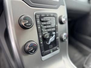 Melns Volvo XC70 2013 Rīga, ar dzinēja tilpumu 2.00 L un nobraukumu 301 tūkst. km par 9995 €, foto 13 vietnē AUTOMOTO.COM.LV