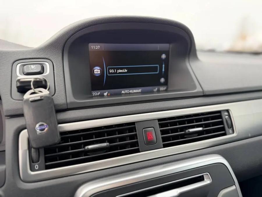 Melns Volvo XC70 2013 Rīga, ar dzinēja tilpumu 2.00 L un nobraukumu 301 tūkst. km par 9995 €, foto 14 vietnē AUTOMOTO.COM.LV