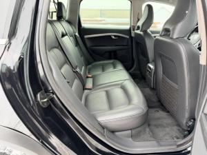 Melns Volvo XC70 2013 Rīga, ar dzinēja tilpumu 2.00 L un nobraukumu 301 tūkst. km par 9995 €, foto 18 vietnē AUTOMOTO.COM.LV